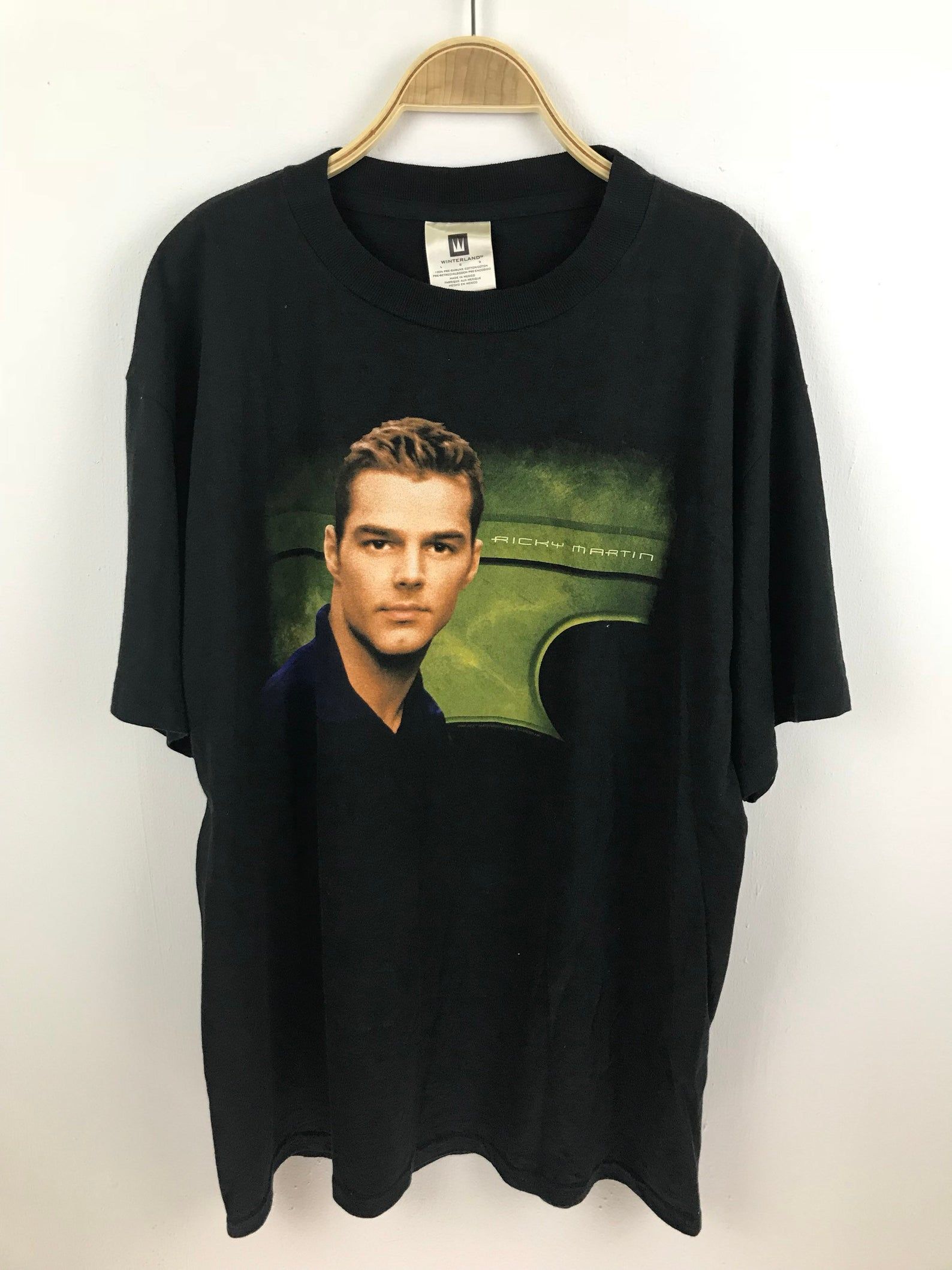 Ricky Martin Singer Shirt - StanyStore